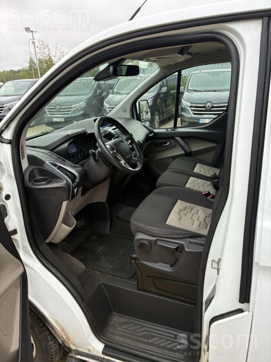 White Ford Tourneo 2013 in Riga, with an engine capacity of 2.20 L and mileage of 247 thousand km for 8900 €, photo 5 on AUTOMOTO.COM.LV