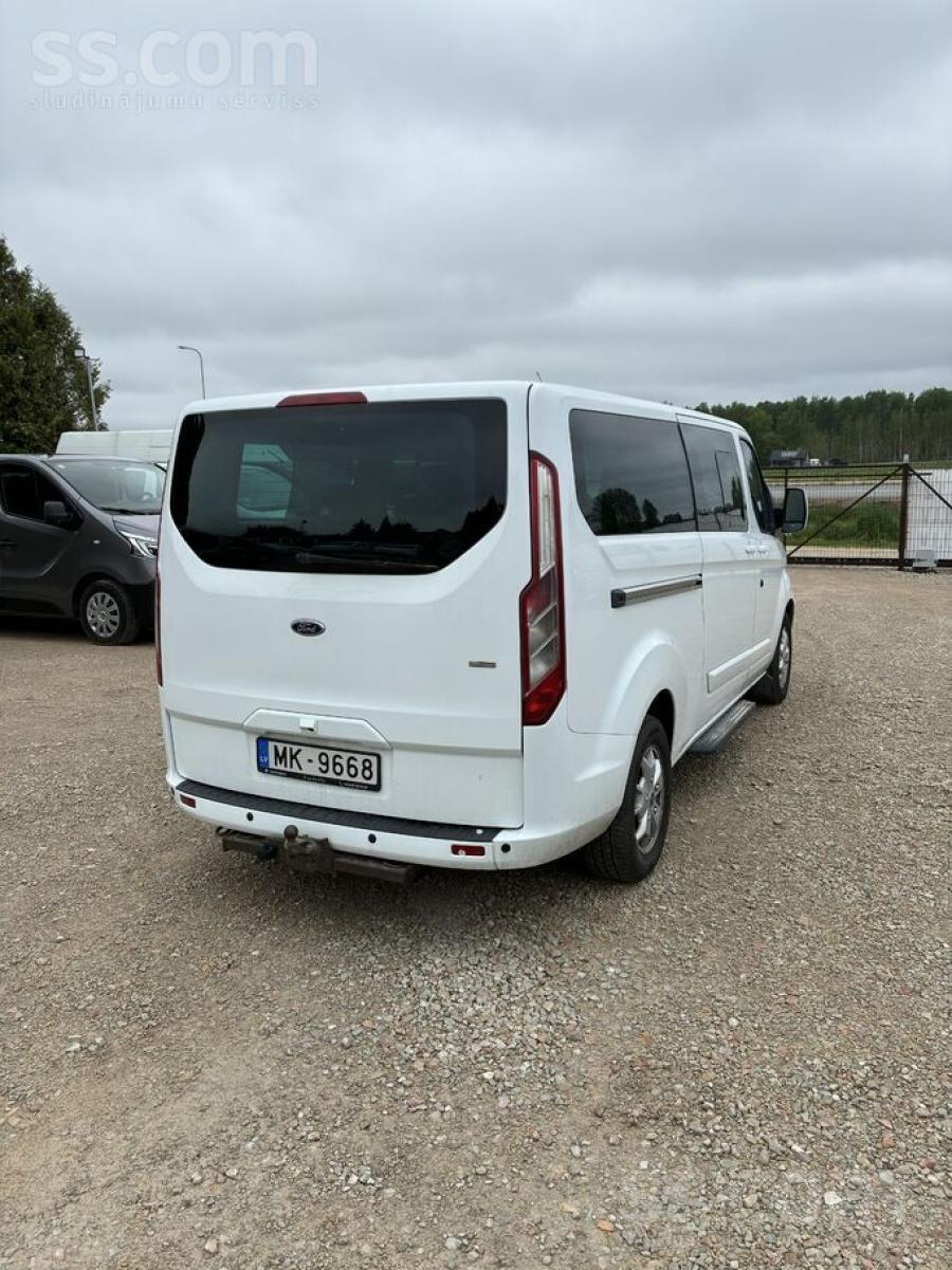White Ford Tourneo 2013 in Riga, with an engine capacity of 2.20 L and mileage of 247 thousand km for 8900 €, photo 9 on AUTOMOTO.COM.LV
