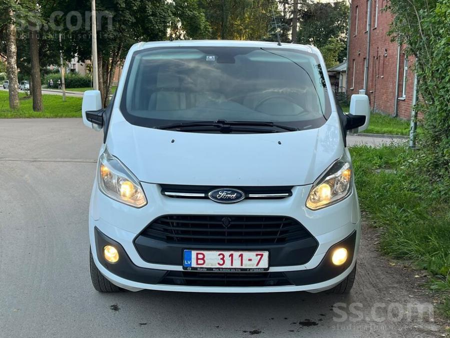 White Ford Tourneo 2013 in Riga, with an engine capacity of 2.20 L and mileage of 0 thousand km for 5999 €, photo 9 on AUTOMOTO.COM.LV