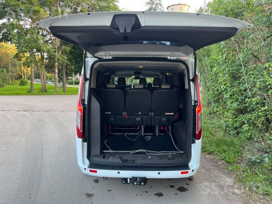 White Ford Tourneo 2013 in Riga, with an engine capacity of 2.20 L and mileage of 0 thousand km for 5999 €, photo 25 on AUTOMOTO.COM.LV