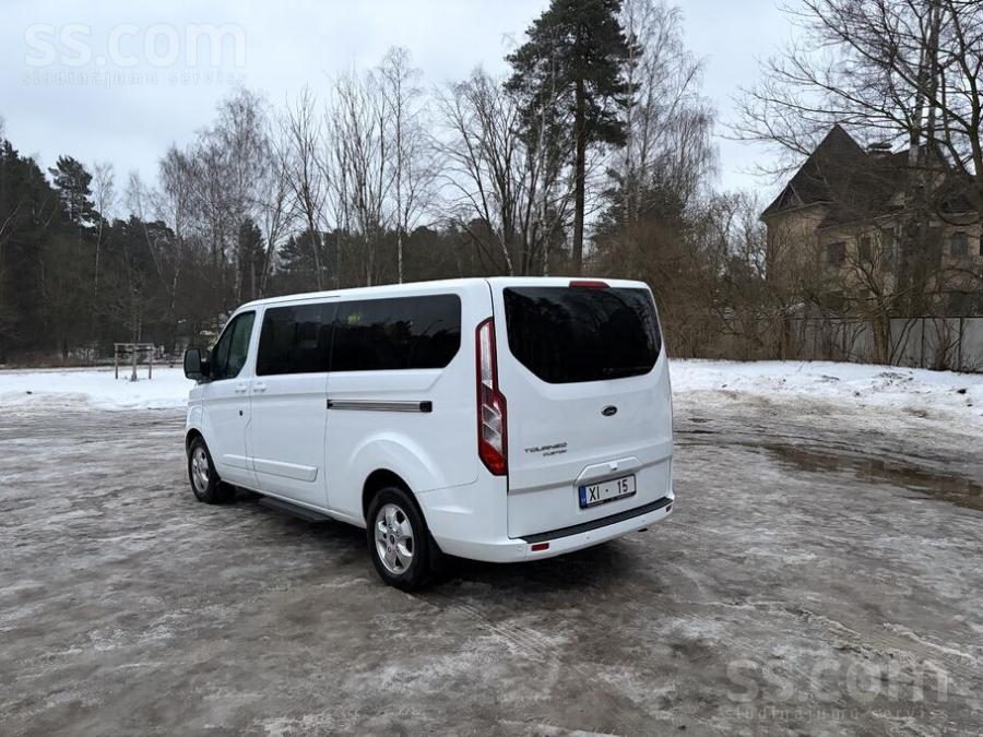 White Ford Tourneo 2018 in Riga, with an engine capacity of 2.00 L and mileage of 103 thousand km for 19800 €, photo 5 on AUTOMOTO.COM.LV