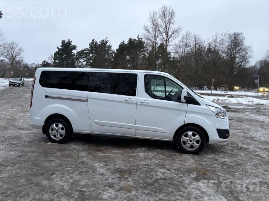 White Ford Tourneo 2018 in Riga, with an engine capacity of 2.00 L and mileage of 103 thousand km for 19800 €, photo 8 on AUTOMOTO.COM.LV