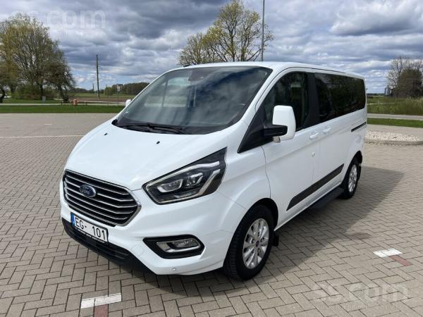 White Ford Tourneo 2018 in Cesis, with an engine capacity of 2.00 L and mileage of 272 thousand km for 17000 €, photo 1 on AUTOMOTO.COM.LV