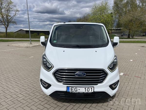 White Ford Tourneo 2018 in Cesis, with an engine capacity of 2.00 L and mileage of 272 thousand km for 17000 €, photo 3 on AUTOMOTO.COM.LV