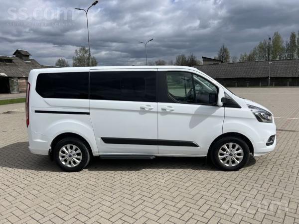 White Ford Tourneo 2018 in Cesis, with an engine capacity of 2.00 L and mileage of 272 thousand km for 17000 €, photo 5 on AUTOMOTO.COM.LV