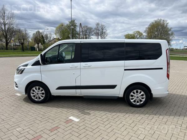 White Ford Tourneo 2018 in Cesis, with an engine capacity of 2.00 L and mileage of 272 thousand km for 17000 €, photo 9 on AUTOMOTO.COM.LV