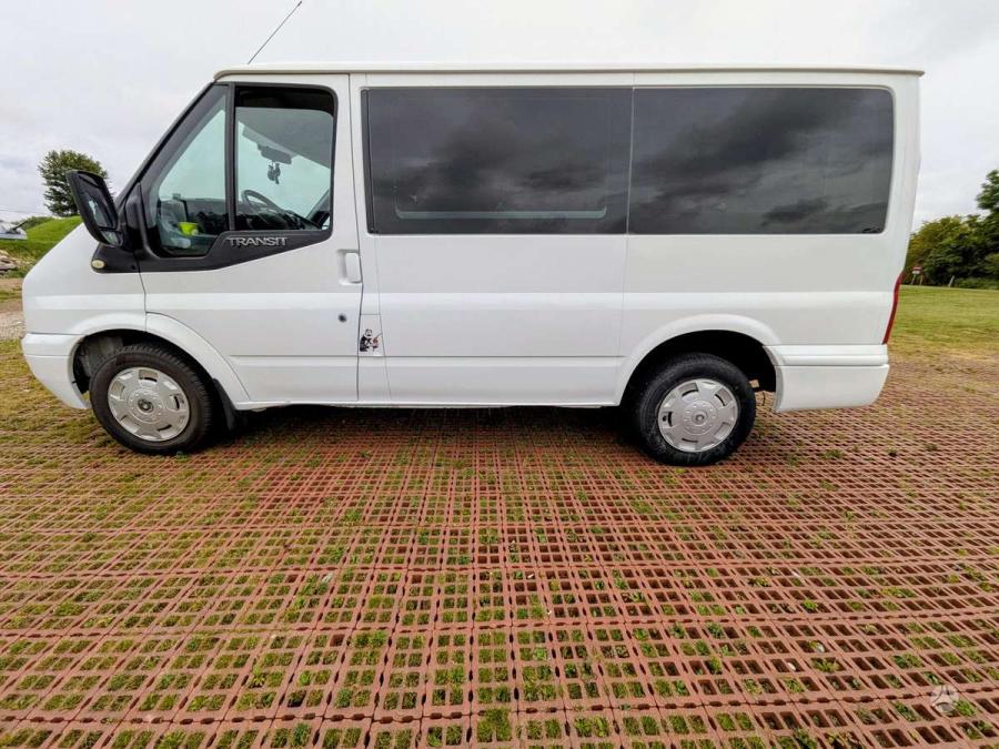 Balts Ford Tourneo 2010 Kauņa, ar dzinēja tilpumu 2.20 L un nobraukumu 280 tūkst. km par 3900 €, foto 1 vietnē AUTOMOTO.COM.LV