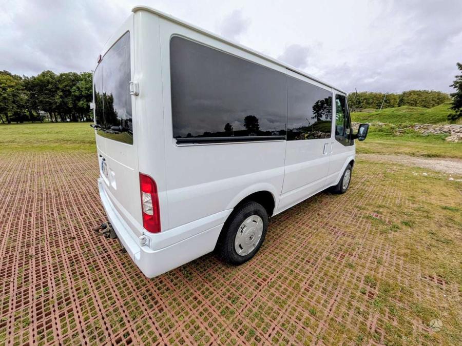 Balts Ford Tourneo 2010 Kauņa, ar dzinēja tilpumu 2.20 L un nobraukumu 280 tūkst. km par 3900 €, foto 5 vietnē AUTOMOTO.COM.LV