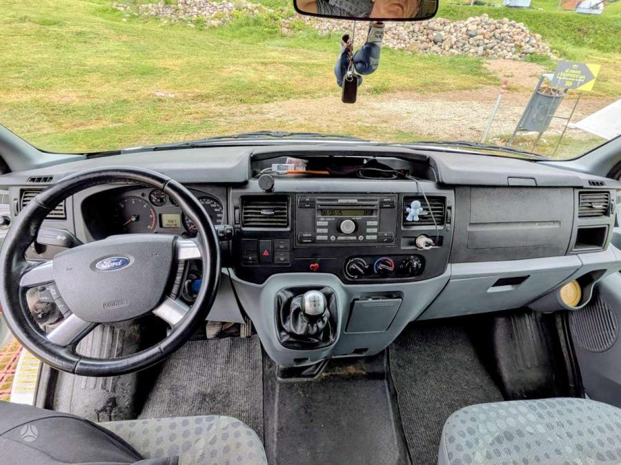 Balts Ford Tourneo 2010 Kauņa, ar dzinēja tilpumu 2.20 L un nobraukumu 280 tūkst. km par 3900 €, foto 9 vietnē AUTOMOTO.COM.LV