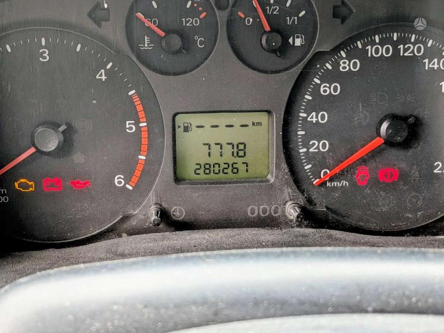 Balts Ford Tourneo 2010 Kauņa, ar dzinēja tilpumu 2.20 L un nobraukumu 280 tūkst. km par 3900 €, foto 11 vietnē AUTOMOTO.COM.LV