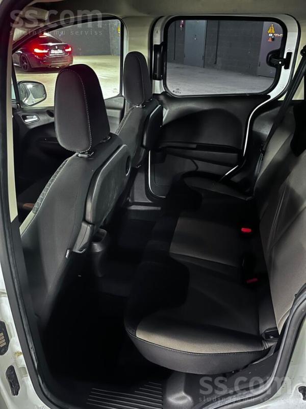 Ford Tourneo 2016 Rīga vietnē Balts Ford Tourneo 2016 Rīga, ar dzinēja tilpumu 1.50 L un nobraukumu 173 tūkst. km par 5000 €, foto 7 vietnē AUTOMOTO.COM.LV