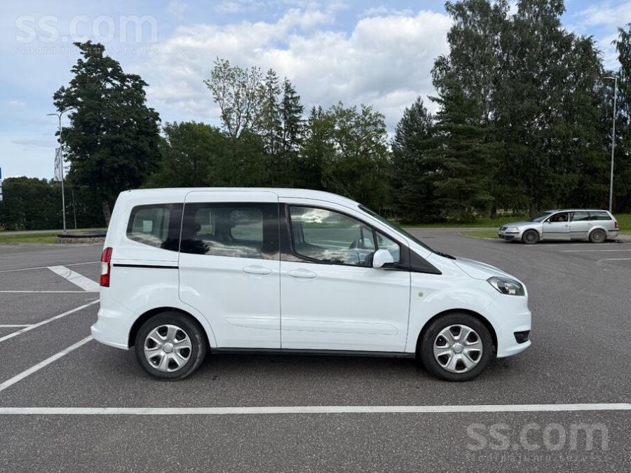 Balts Ford Tourneo 2017 Rīga, ar dzinēja tilpumu 1.00 L un nobraukumu 174 tūkst. km par 5990 €, foto 5 vietnē AUTOMOTO.COM.LV