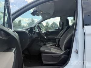 Balts Ford Tourneo 2017 Rīga, ar dzinēja tilpumu 1.00 L un nobraukumu 174 tūkst. km par 5990 €, foto 15 vietnē AUTOMOTO.COM.LV