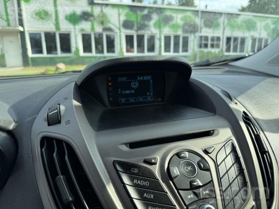 Balts Ford Tourneo 2017 Rīga, ar dzinēja tilpumu 1.00 L un nobraukumu 174 tūkst. km par 5990 €, foto 22 vietnē AUTOMOTO.COM.LV