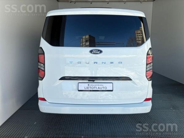 White Ford Tourneo 2024 in Riga, with an engine capacity of 2.00 L and mileage of 30 thousand km for 41900 €, photo 4 on AUTOMOTO.COM.LV