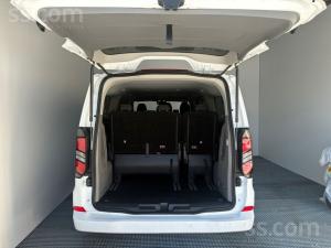 White Ford Tourneo 2024 in Riga, with an engine capacity of 2.00 L and mileage of 30 thousand km for 41900 €, photo 6 on AUTOMOTO.COM.LV