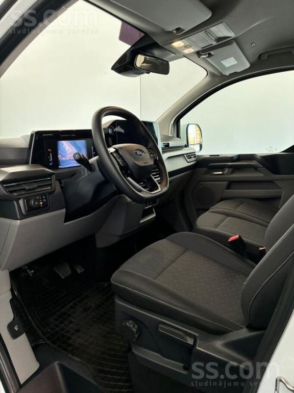 White Ford Tourneo 2024 in Riga, with an engine capacity of 2.00 L and mileage of 30 thousand km for 41900 €, photo 6 on AUTOMOTO.COM.LV