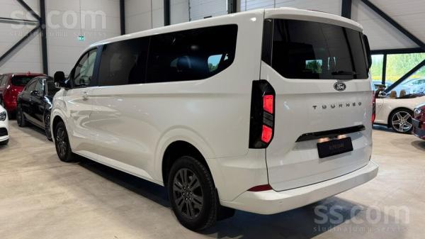 White Ford Tourneo 2024 in Riga, with an engine capacity of 2.00 L and mileage of 30 thousand km for 40800 €, photo 3 on AUTOMOTO.COM.LV