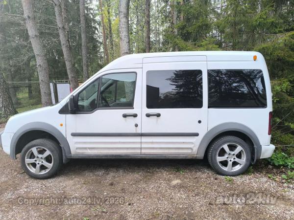 Balts Ford Tourneo 2008 Tallina, ar dzinēja tilpumu 1.80 L un nobraukumu 270 tūkst. km par 300 €, foto 2 vietnē AUTOMOTO.COM.LV