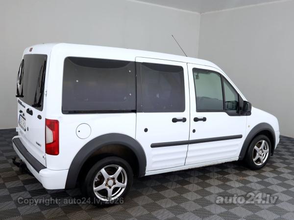 White Ford Tourneo 2010 in Tallinn, with an engine capacity of 1.80 L and mileage of 274 thousand km for 1699 €, photo 3 on AUTOMOTO.COM.LV