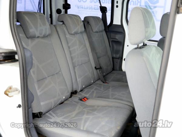 White Ford Tourneo 2010 in Tallinn, with an engine capacity of 1.80 L and mileage of 274 thousand km for 1699 €, photo 7 on AUTOMOTO.COM.LV