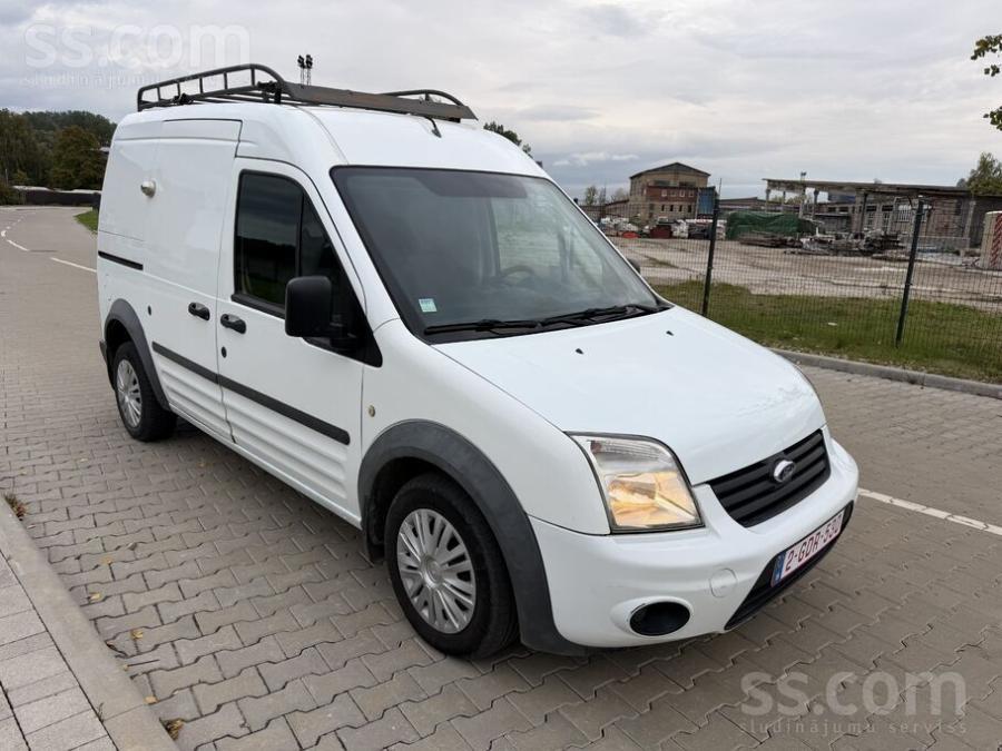Balts Ford Tourneo 2012 Jelgava, ar dzinēja tilpumu 1.80 L un nobraukumu 232 tūkst. km par 3490 €, foto 3 vietnē AUTOMOTO.COM.LV
