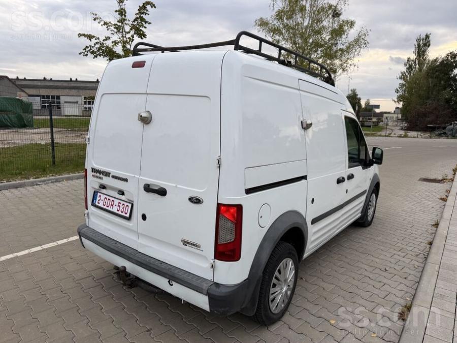 Balts Ford Tourneo 2012 Jelgava, ar dzinēja tilpumu 1.80 L un nobraukumu 232 tūkst. km par 3490 €, foto 5 vietnē AUTOMOTO.COM.LV