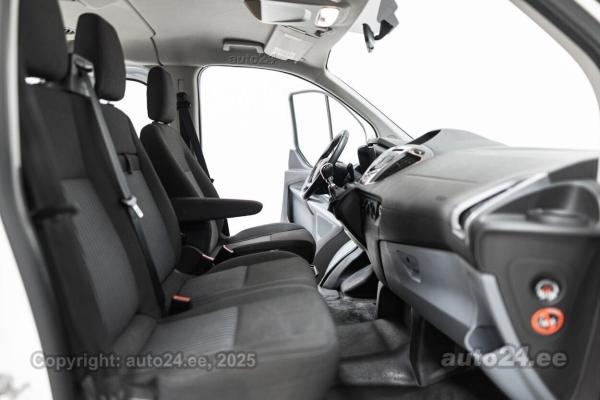 Balts Ford Tourneo 2013 Tallina, ar dzinēja tilpumu 2.20 L un nobraukumu 193 tūkst. km par 11999 €, foto 11 vietnē AUTOMOTO.COM.LV