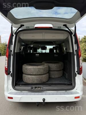White Ford Tourneo 2014 in Valka, with an engine capacity of 1.60 L and mileage of 213 thousand km for 8990 €, photo 16 on AUTOMOTO.COM.LV