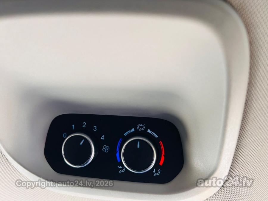 Balts Ford Tourneo 2021 Tallina, ar dzinēja tilpumu 2.00 L un nobraukumu 241 tūkst. km par 22950 €, foto 13 vietnē AUTOMOTO.COM.LV