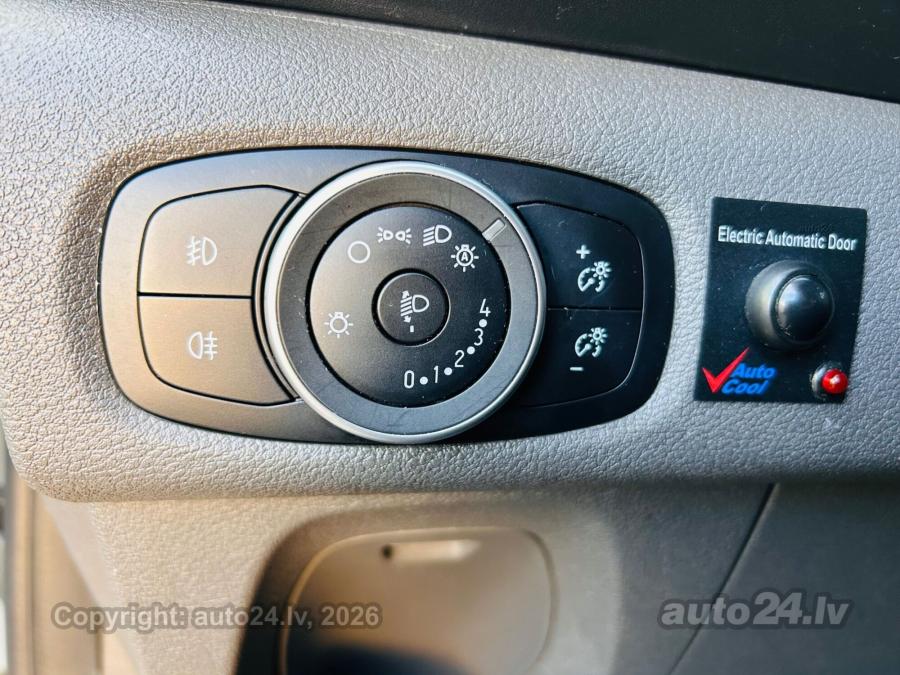 Balts Ford Tourneo 2021 Tallina, ar dzinēja tilpumu 2.00 L un nobraukumu 241 tūkst. km par 22950 €, foto 19 vietnē AUTOMOTO.COM.LV
