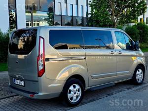 Yellow Ford Tourneo 2017 in Riga, with an engine capacity of 2.00 L and mileage of 425 thousand km for 10957 €, photo 6 on AUTOMOTO.COM.LV