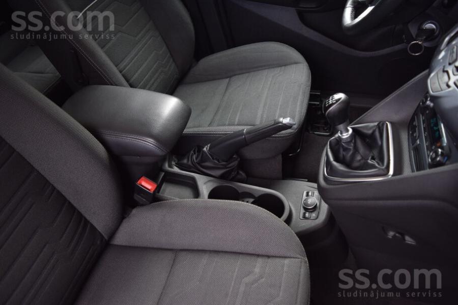 Dzeltens Ford Tourneo 2014 Rīga, ar dzinēja tilpumu 1.60 L un nobraukumu 260 tūkst. km par 11000 €, foto 10 vietnē AUTOMOTO.COM.LV