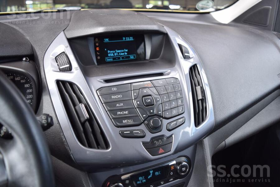 Dzeltens Ford Tourneo 2014 Rīga, ar dzinēja tilpumu 1.60 L un nobraukumu 260 tūkst. km par 11000 €, foto 15 vietnē AUTOMOTO.COM.LV