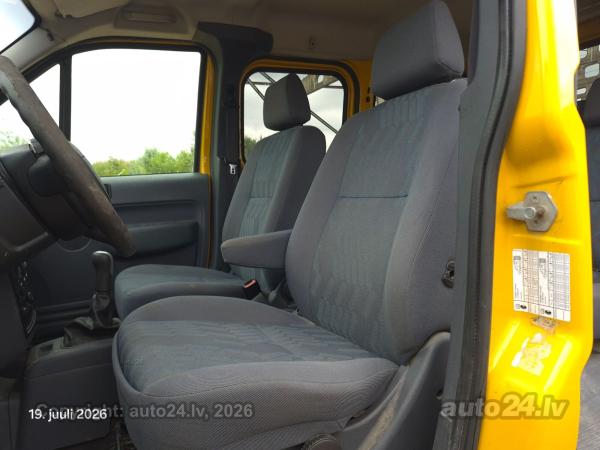 Yellow Ford Tourneo 2007 in Parnu, with an engine capacity of 1.80 L and mileage of 211 thousand km for 550 €, photo 2 on AUTOMOTO.COM.LV