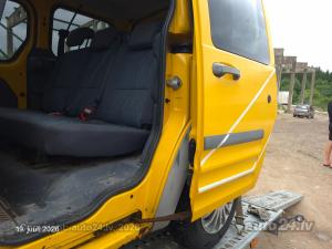 Yellow Ford Tourneo 2007 in Parnu, with an engine capacity of 1.80 L and mileage of 211 thousand km for 550 €, photo 18 on AUTOMOTO.COM.LV