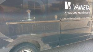 Black Ford Transit 1998 in Kaunas, with an engine capacity of 0.00 L and mileage of 423 thousand km for 1000 €, photo  on AUTOMOTO.COM.LV