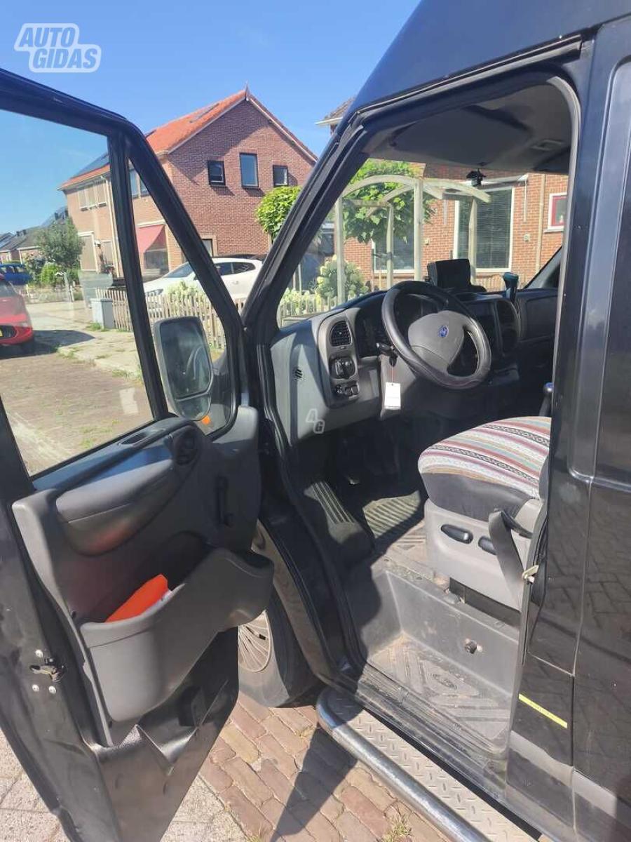 Black Ford Transit 2004 in Vilnius, with an engine capacity of 2.00 L and mileage of 317 thousand km for 5555 €, photo 7 on AUTOMOTO.COM.LV