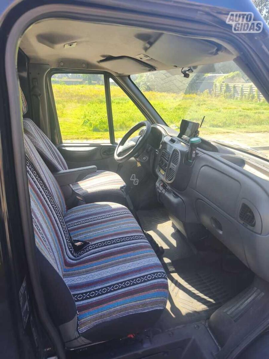 Black Ford Transit 2004 in Vilnius, with an engine capacity of 2.00 L and mileage of 317 thousand km for 5555 €, photo 14 on AUTOMOTO.COM.LV