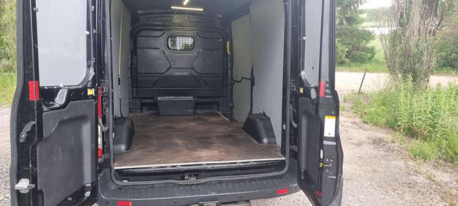 Melns Ford Transit 2015 Tauragė, ar dzinēja tilpumu 2.20 L un nobraukumu 260 tūkst. km par 6200 €, foto 6 vietnē AUTOMOTO.COM.LV