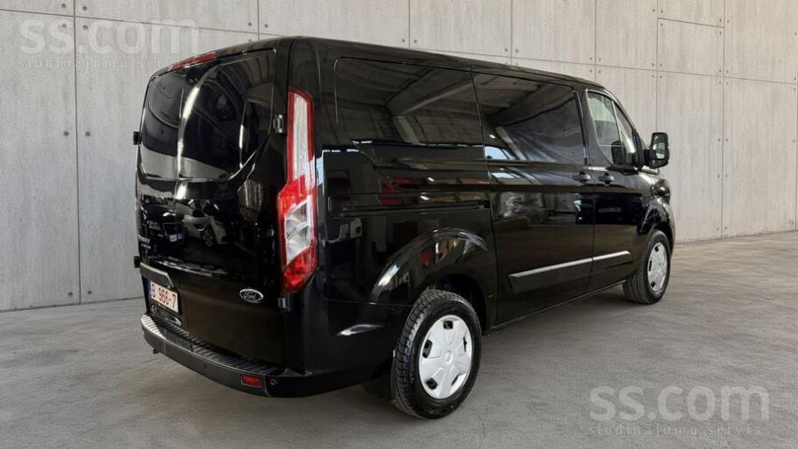 Black Ford Transit 2018 in Riga, with an engine capacity of 2.00 L and mileage of 217 thousand km for 13900 €, photo 4 on AUTOMOTO.COM.LV