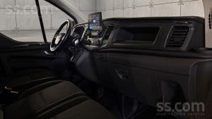 Black Ford Transit 2018 in Riga, with an engine capacity of 2.00 L and mileage of 217 thousand km for 13900 €, photo 5 on AUTOMOTO.COM.LV