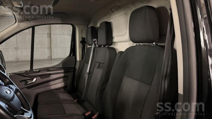 Black Ford Transit 2018 in Riga, with an engine capacity of 2.00 L and mileage of 217 thousand km for 13900 €, photo 8 on AUTOMOTO.COM.LV