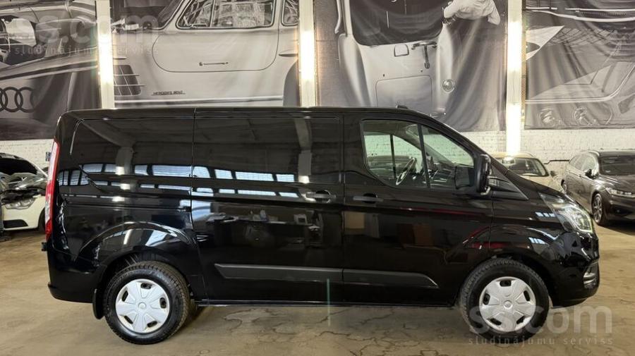 Black Ford Transit 2020 in Riga, with an engine capacity of 2.00 L and mileage of 218 thousand km for 14900 €, photo 4 on AUTOMOTO.COM.LV