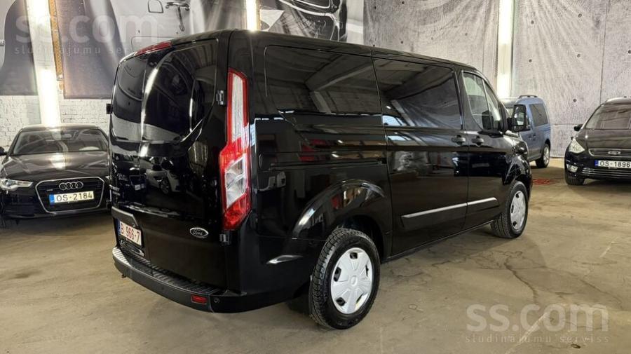 Black Ford Transit 2020 in Riga, with an engine capacity of 2.00 L and mileage of 218 thousand km for 14900 €, photo 5 on AUTOMOTO.COM.LV