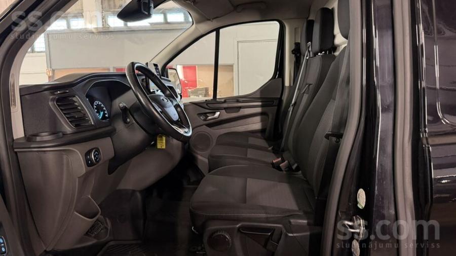 Black Ford Transit 2020 in Riga, with an engine capacity of 2.00 L and mileage of 218 thousand km for 14900 €, photo 7 on AUTOMOTO.COM.LV