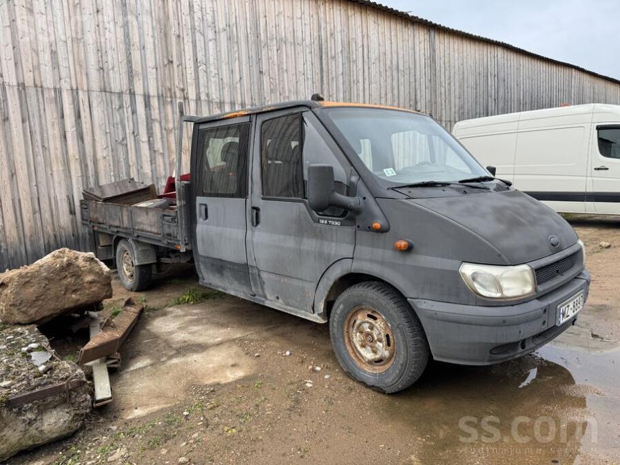 Black Ford Transit 2004 in Cesis, with an engine capacity of 2.40 L and mileage of 150 thousand km for 1000 €, photo 3 on AUTOMOTO.COM.LV