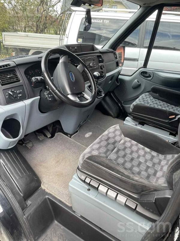 Melns Ford Transit 2009 Valka, ar dzinēja tilpumu 2.20 L un nobraukumu 261 tūkst. km par 11000 €, foto 5 vietnē AUTOMOTO.COM.LV