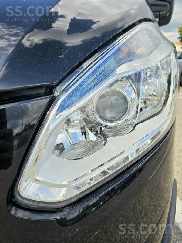 Melns Ford Transit 2012 Daugavpils, ar dzinēja tilpumu 2.20 L un nobraukumu 270 tūkst. km par 6950 €, foto 10 vietnē AUTOMOTO.COM.LV