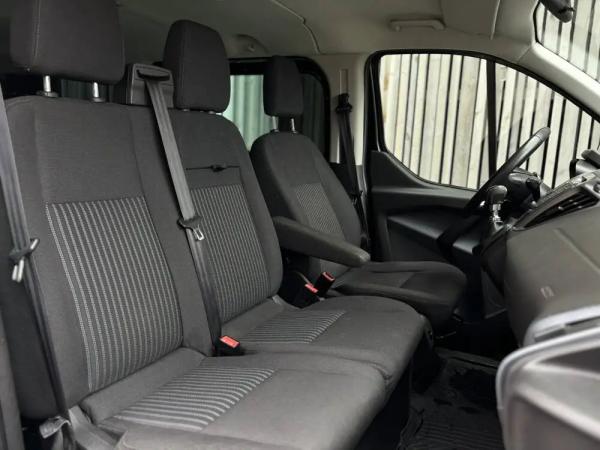 Black Ford Transit 2014 in Riga, with an engine capacity of 2.20 L and mileage of 322 thousand km for 9800 €, photo 9 on AUTOMOTO.COM.LV